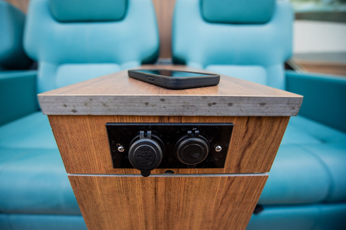 72 Club Living Room Box